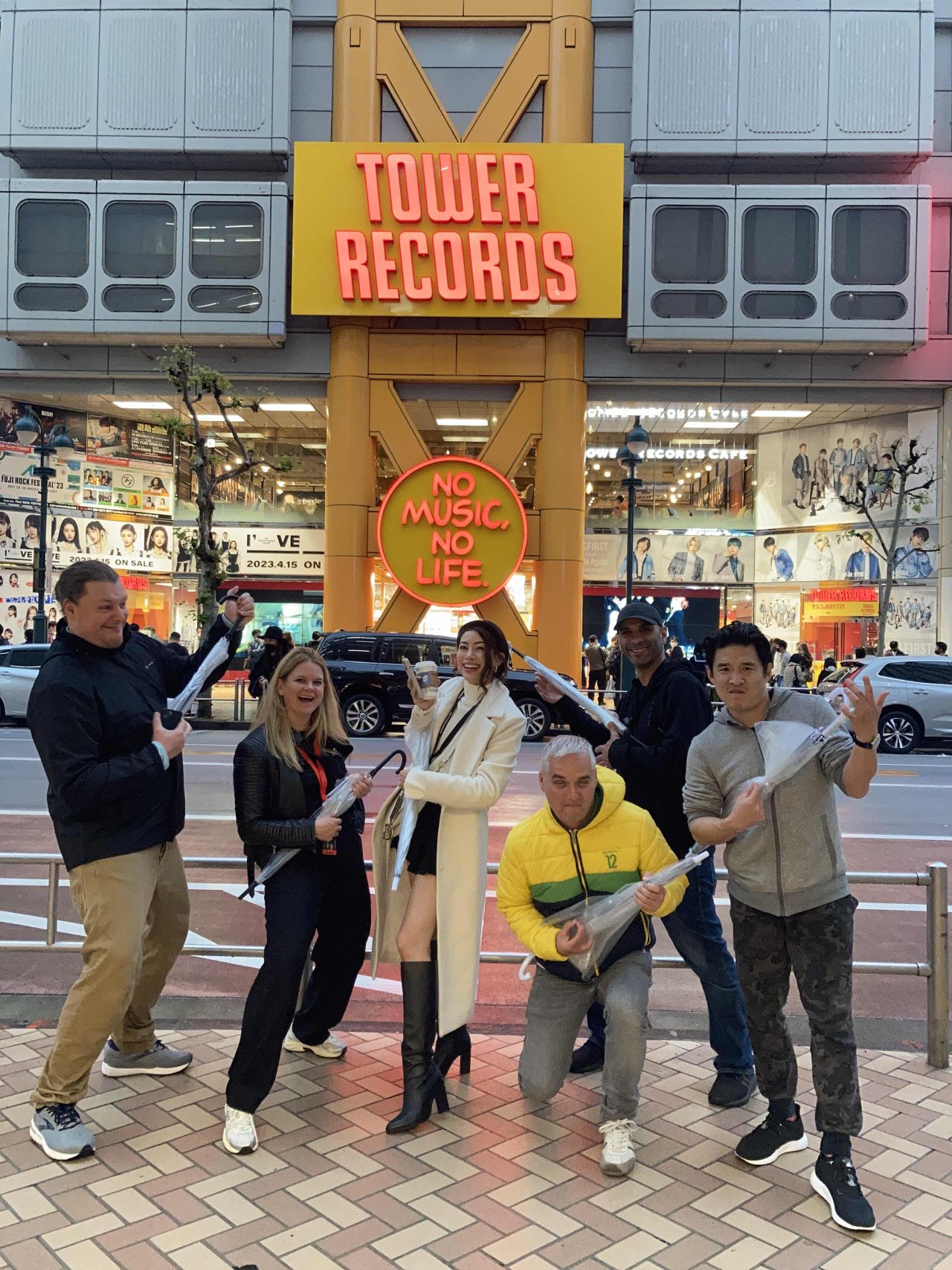 Shibuya Scavenger Hunt - Team Building Activity